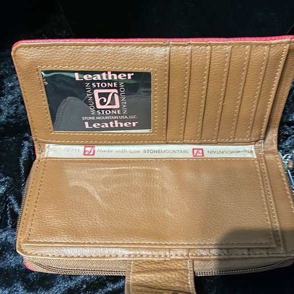 Stone Mountain Accessories | Bags | Stone Mountain Wallet | Poshmark